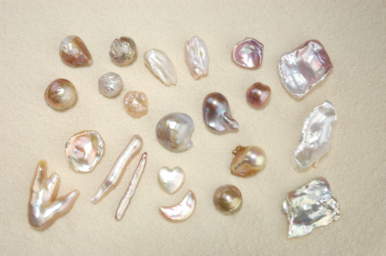 Natural Pearls: Types, Value, Identification & Jewelry Guide (2025)