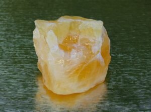 Calcite Gemstone: Meaning, Types, Colors & Healing Uses (2025)