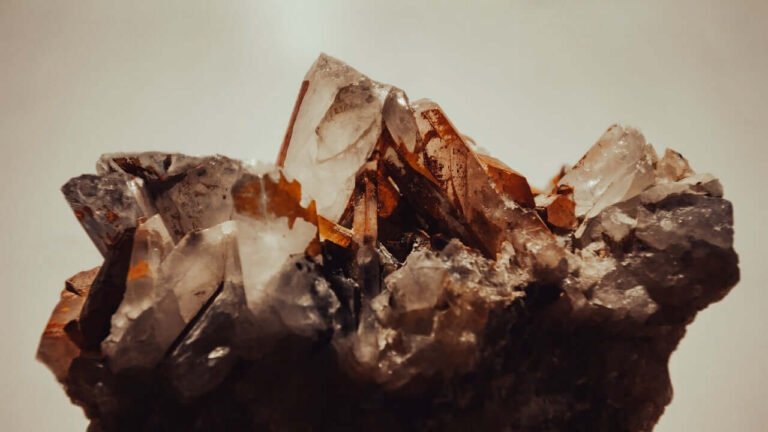 Quartz Crystal: Discover Its Types, Uses, and Healing Benefits